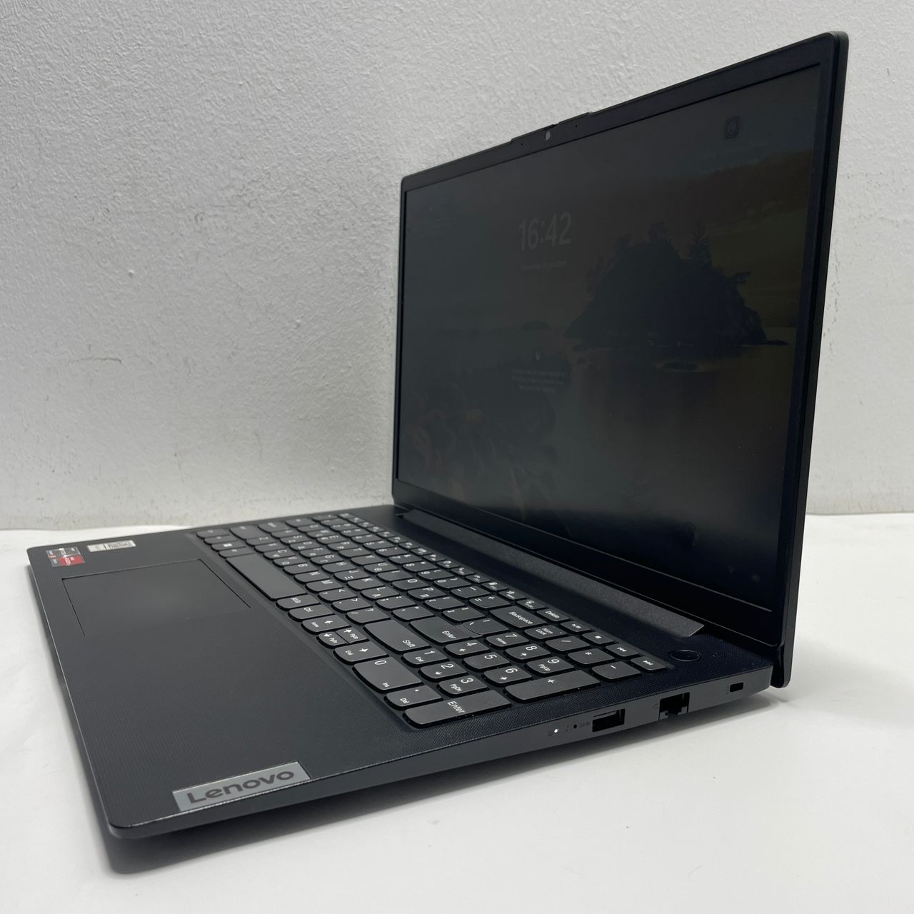 Lenovo ideaPad V15 Ryzen 5 Serie 7000 Ram 16 Gb Stockage 512 Gb - Oktobit